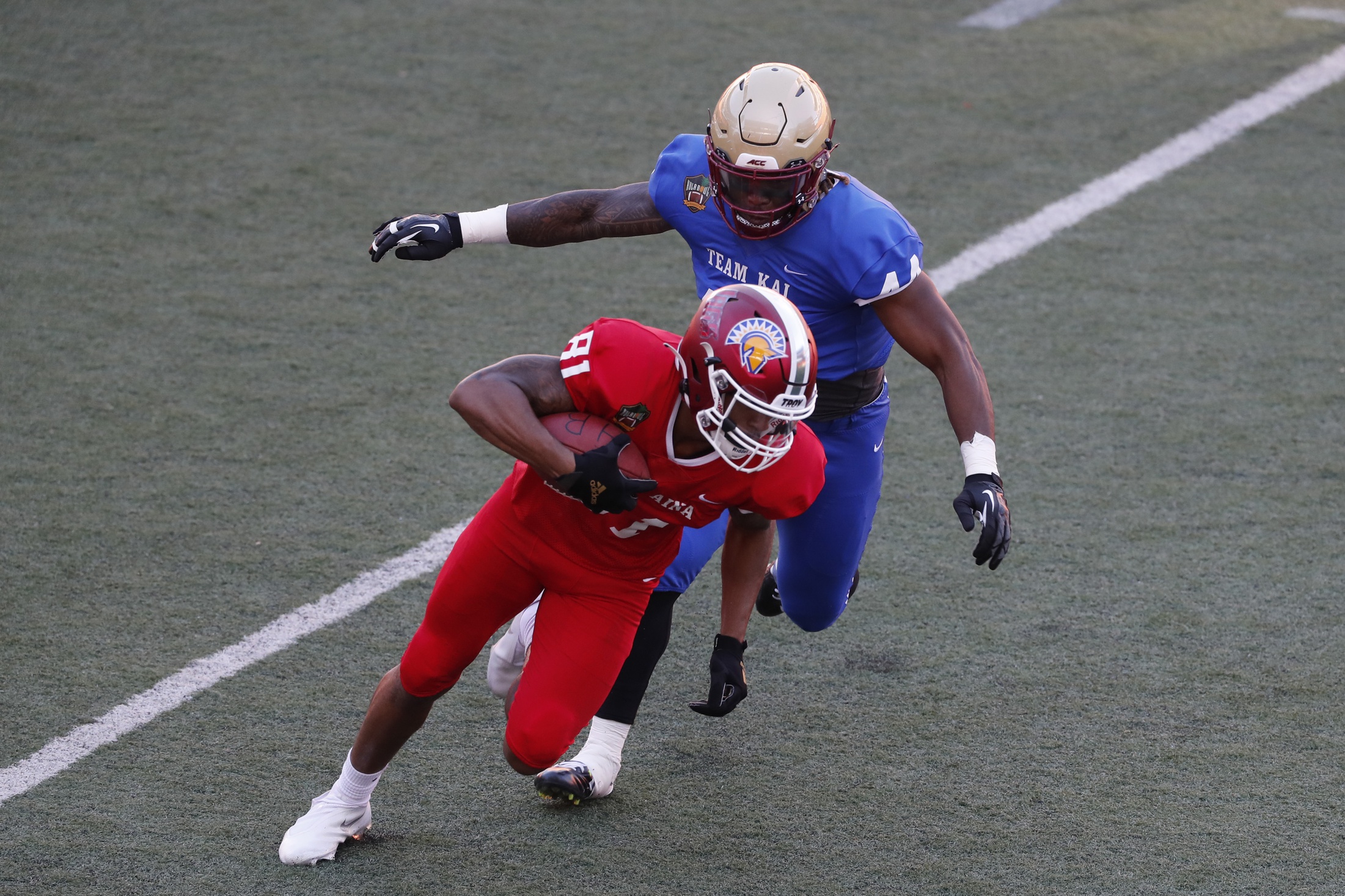 Defensive Lineman Max Roberts Reportedly Signs With Los Angeles Rams ...