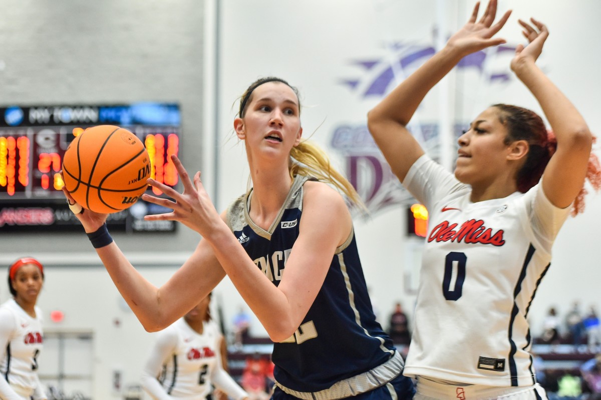 Huskies Add One of Nation's Top Women's Players - Sports Illustrated ...