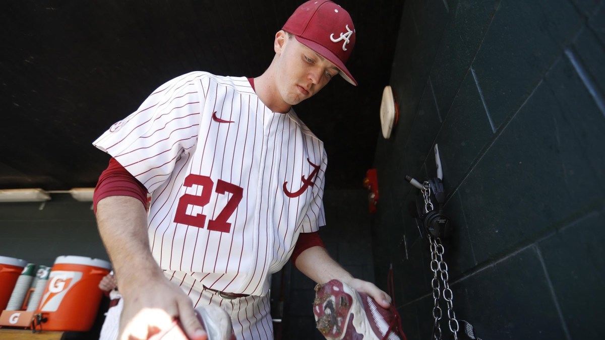 'The Viper': The Unconventional Journey of Alabama Baseball's Chase Lee ...