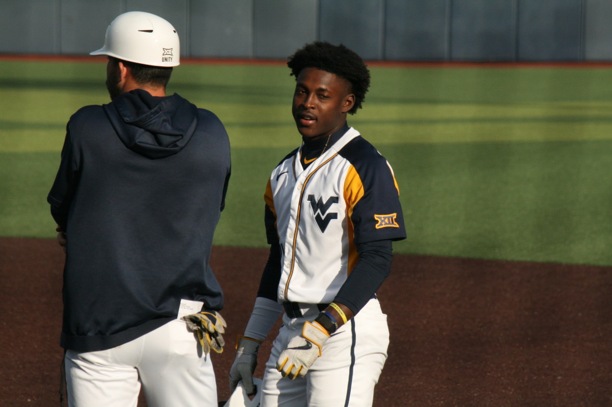 WATCH: Austin Davis Makes Another SC Top 10 - Sports Illustrated West ...