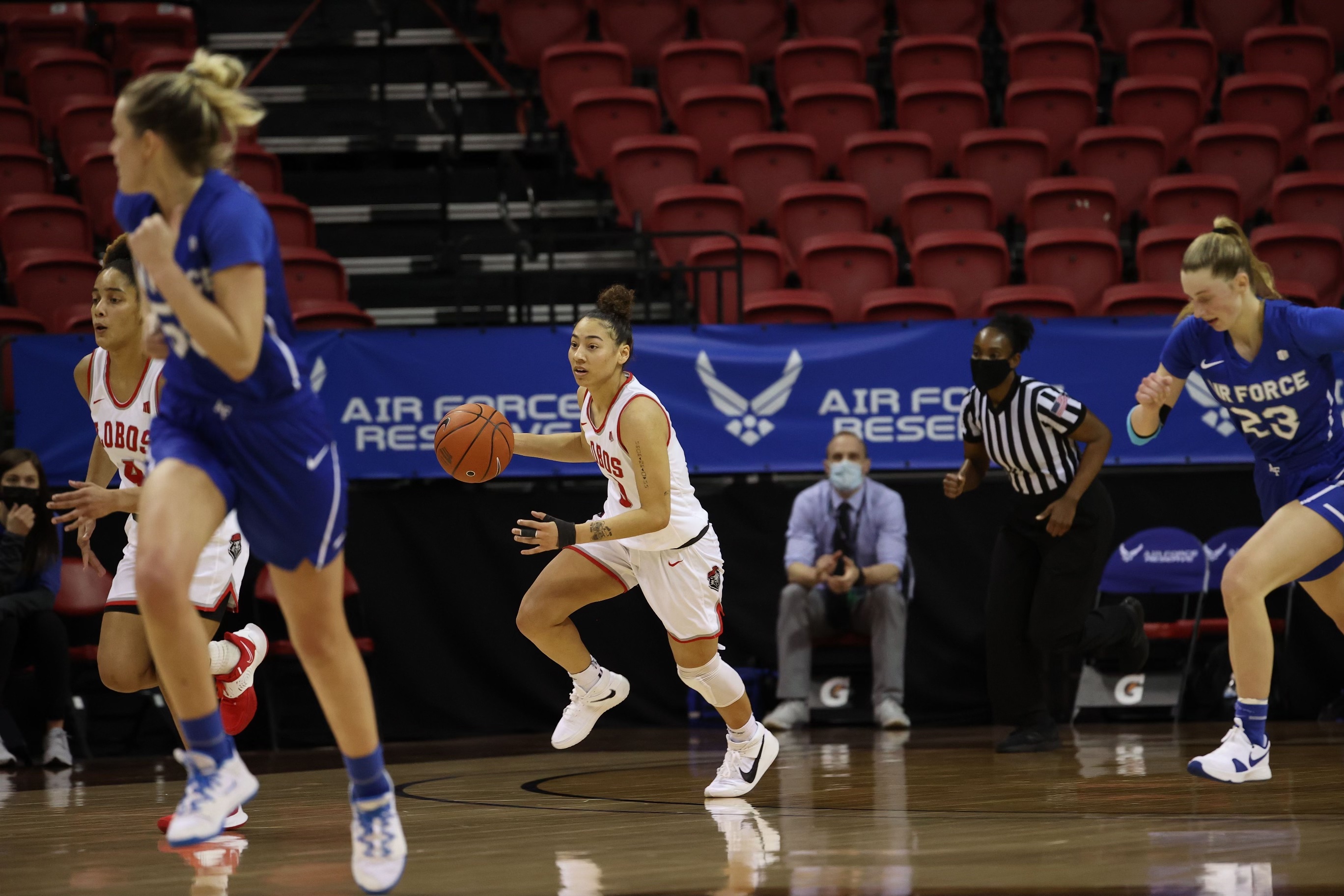 Oregon Ducks Women's Basketball Transfer Ahlise Hurst Focused on a ...