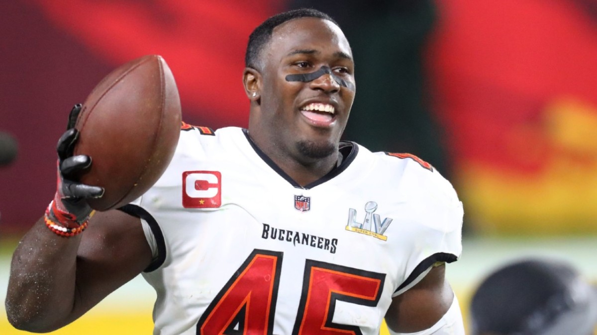 Watch: Buccaneers LB Devin White Posts Absurd 40 Yard Dash - Tampa Bay ...