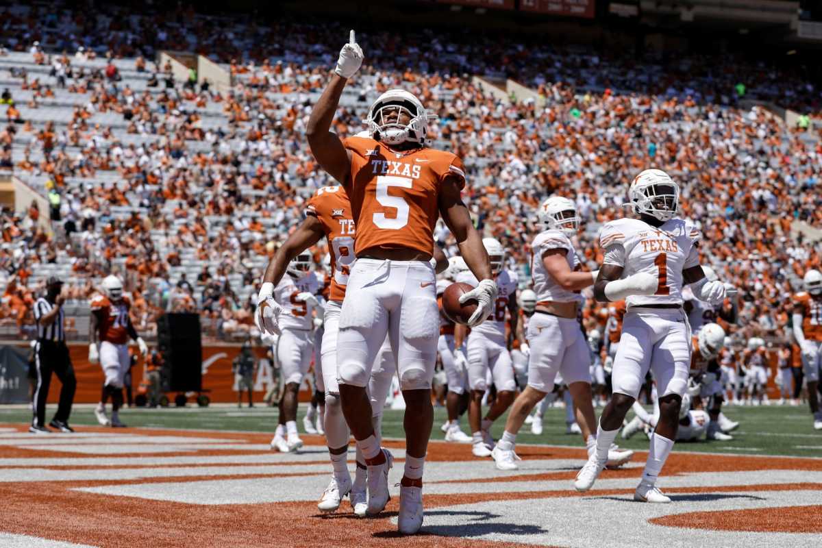 He's No. 1? Texas Longhorns' RB Bijan Robinson Projects as Top Breakout ...