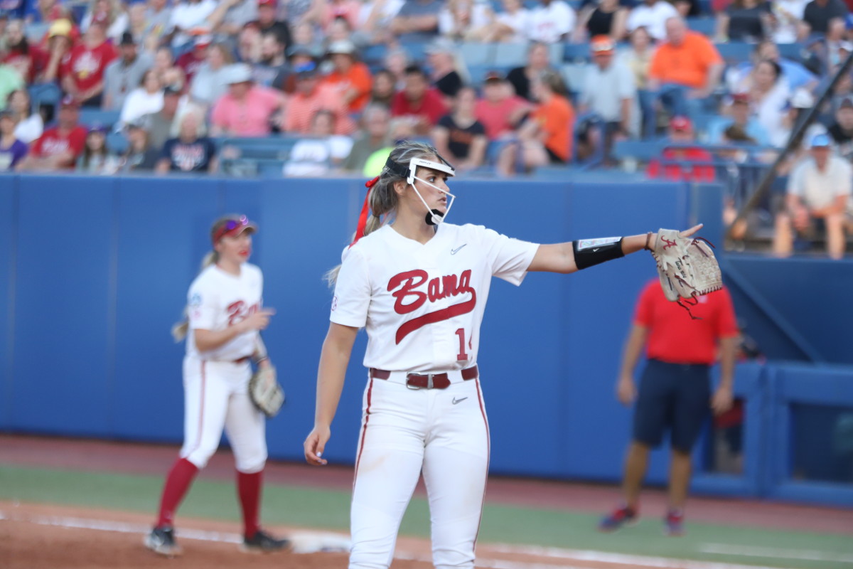Montana Fouts Fans 16 as Alabama Tops Arizona 5-1 in Women's College ...