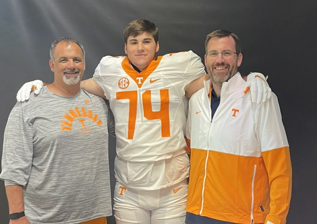 In-State OL Brycen Sanders Talks Vols Camp, Elarbee, Heupel, and More ...