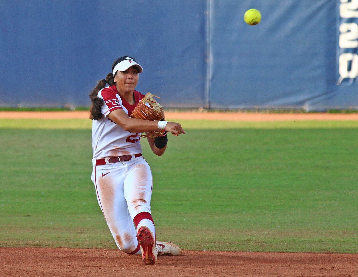Official Clarifies Seventh Inning Obstruction Call in WCWS Final ...