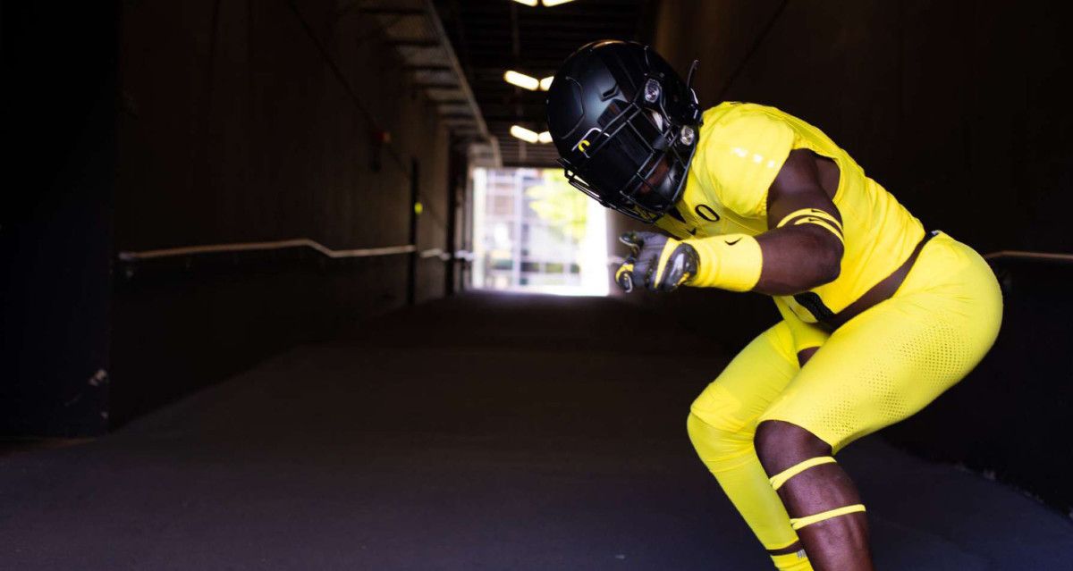 Linebacker Jaylen Sneed Details Official Visit With Oregon Ducks ...