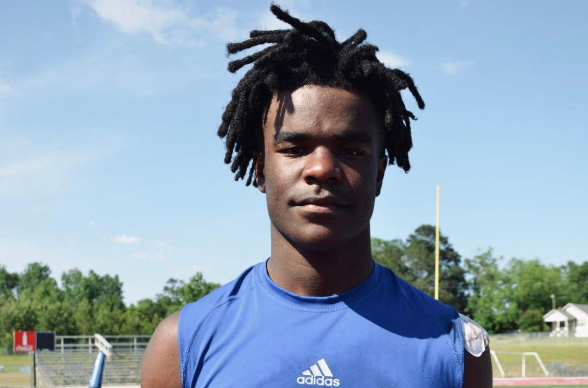 Cameron Sparks Visiting Tennessee Football - Sports Illustrated ...