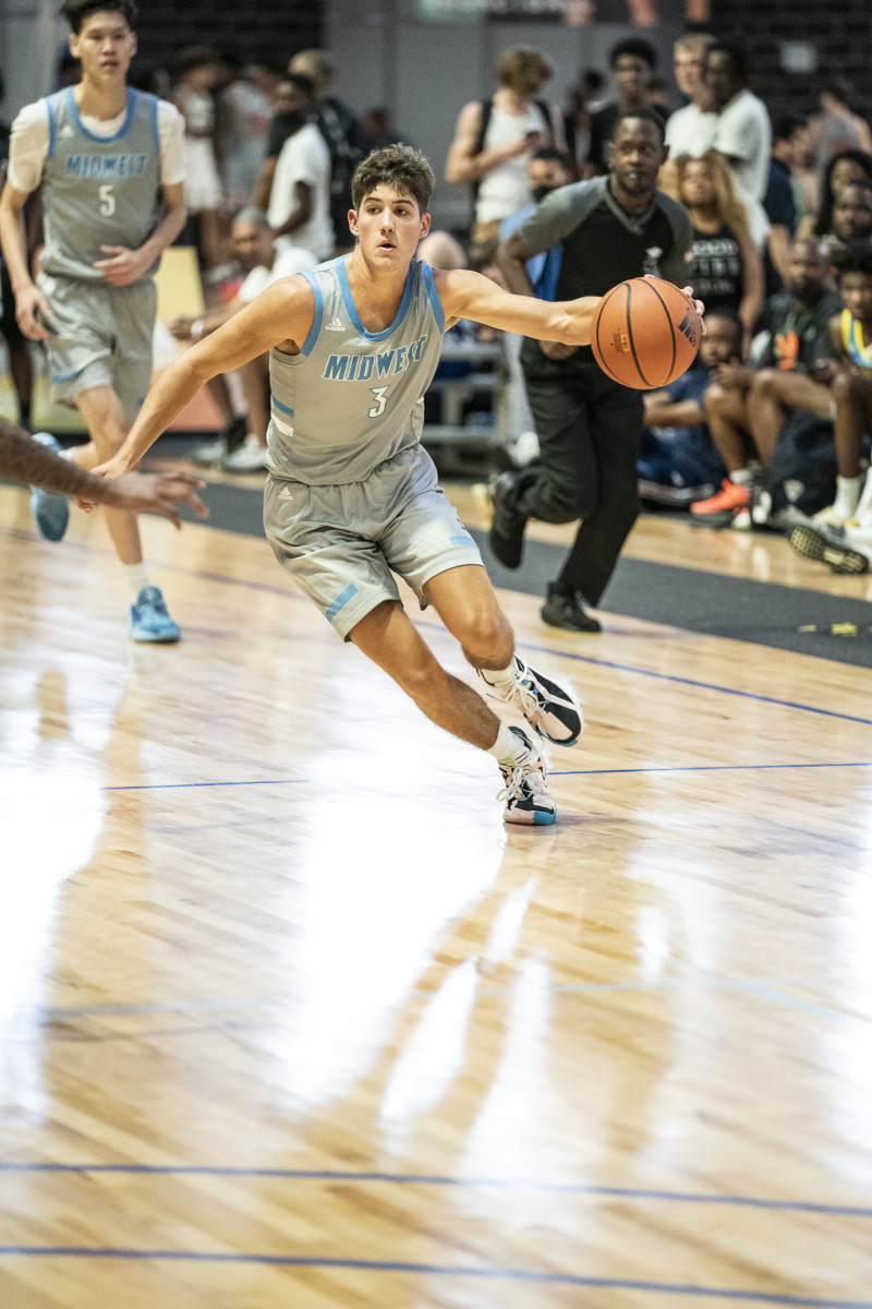 Elite high school basketball star Reed Sheppard remains open after ...