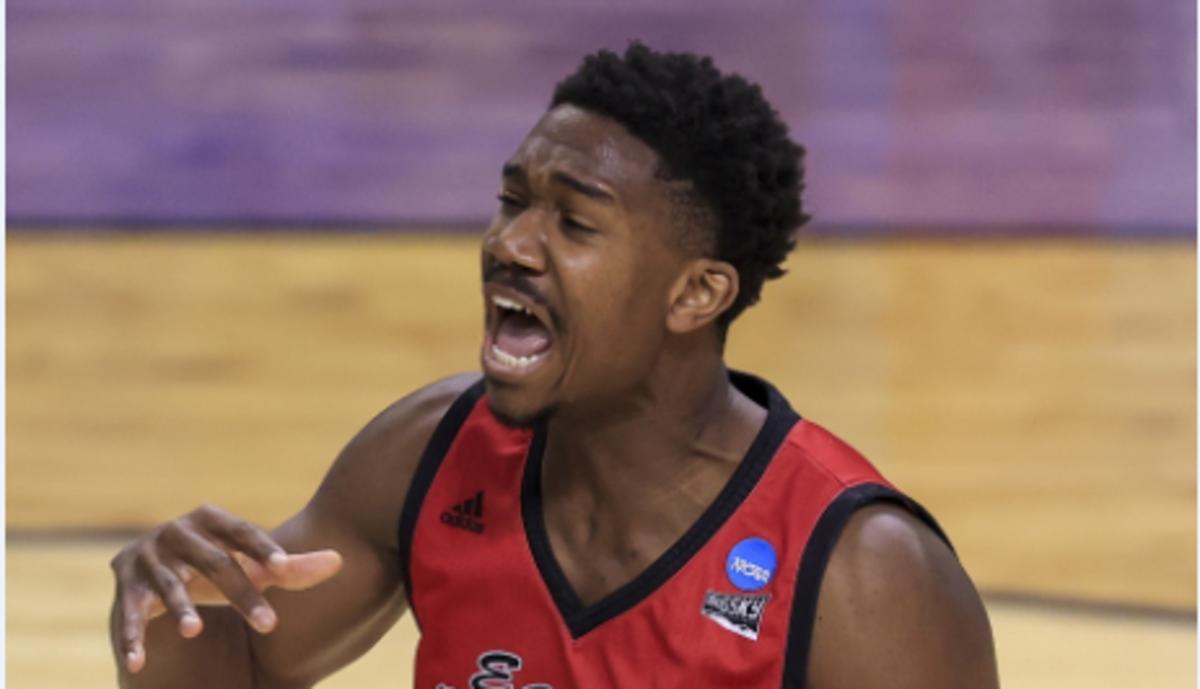 Pac-12 Basketball Transfers: Big Names Moving In and Moving Out ...