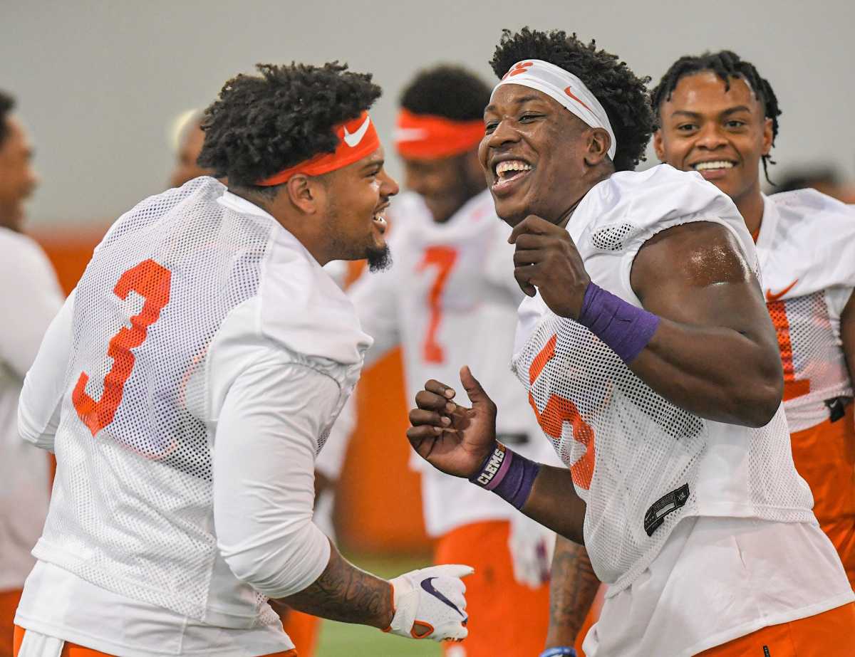 Clemson Tigers Defensive End Xavier Thomas Is 'Incredible' - Sports ...