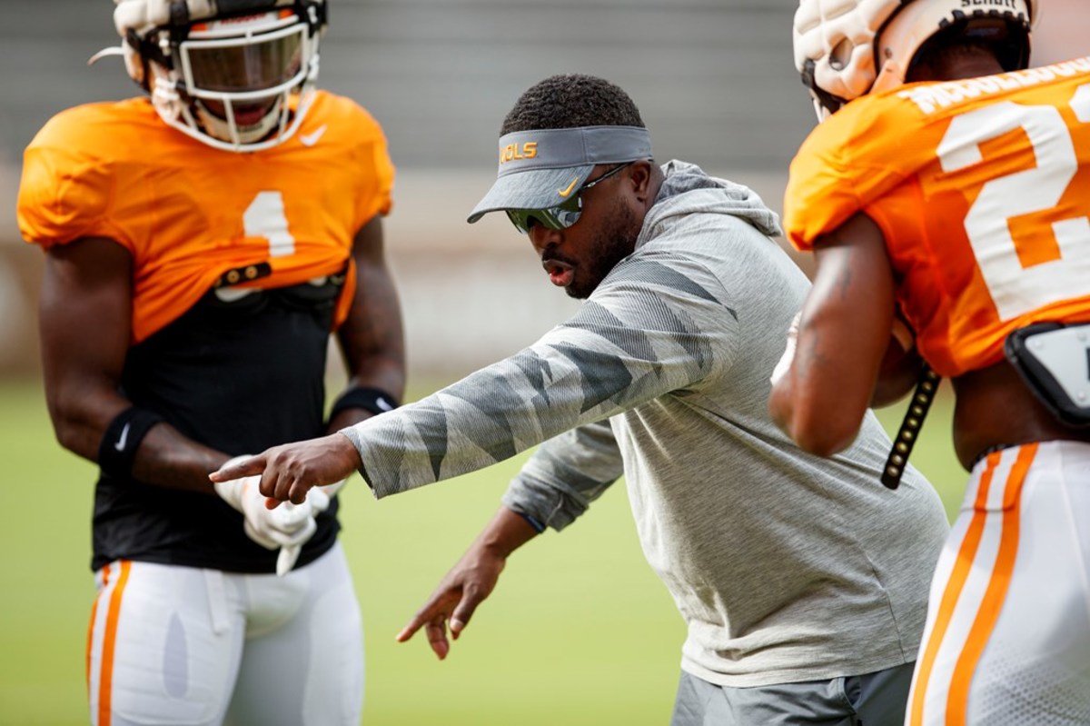 Tennessee Vols DC Tim Banks Discusses Tennessee's Defense Coming Off of ...