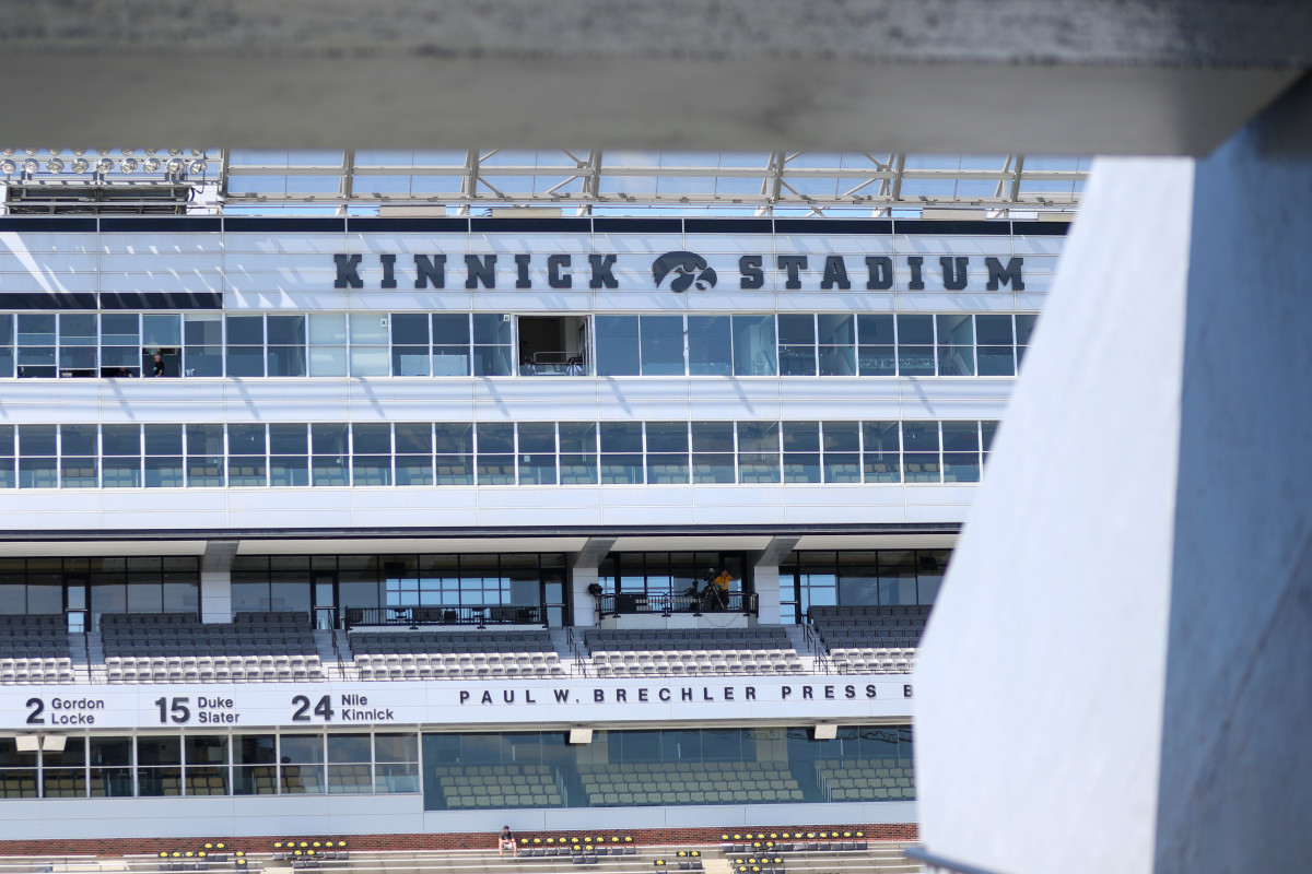 Iowa Football Releases First '21 In-Season Depth Chart - Sports ...