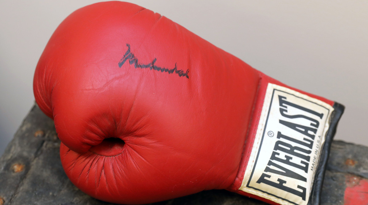 Nico Ali Walsh: Muhammad Ali's grandson wins in pro boxing debut ...