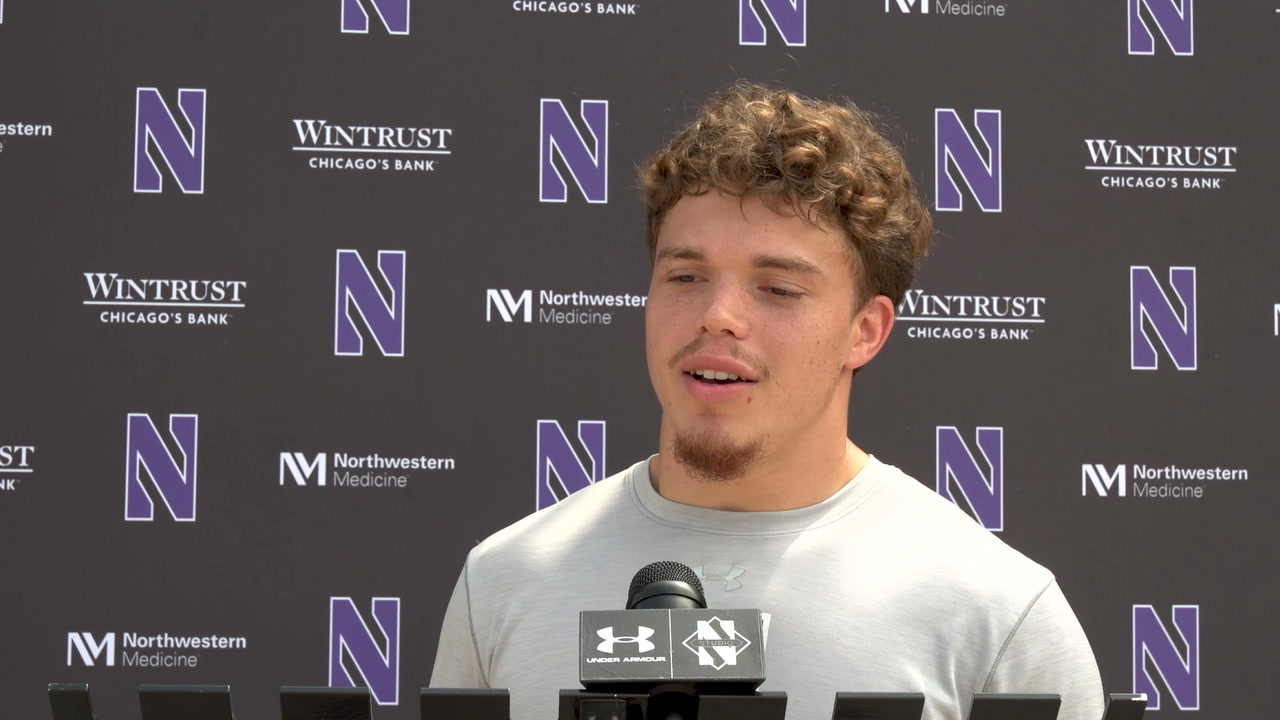 RB Evan Hull Meets With Media at Fall Camp - Sports Illustrated ...