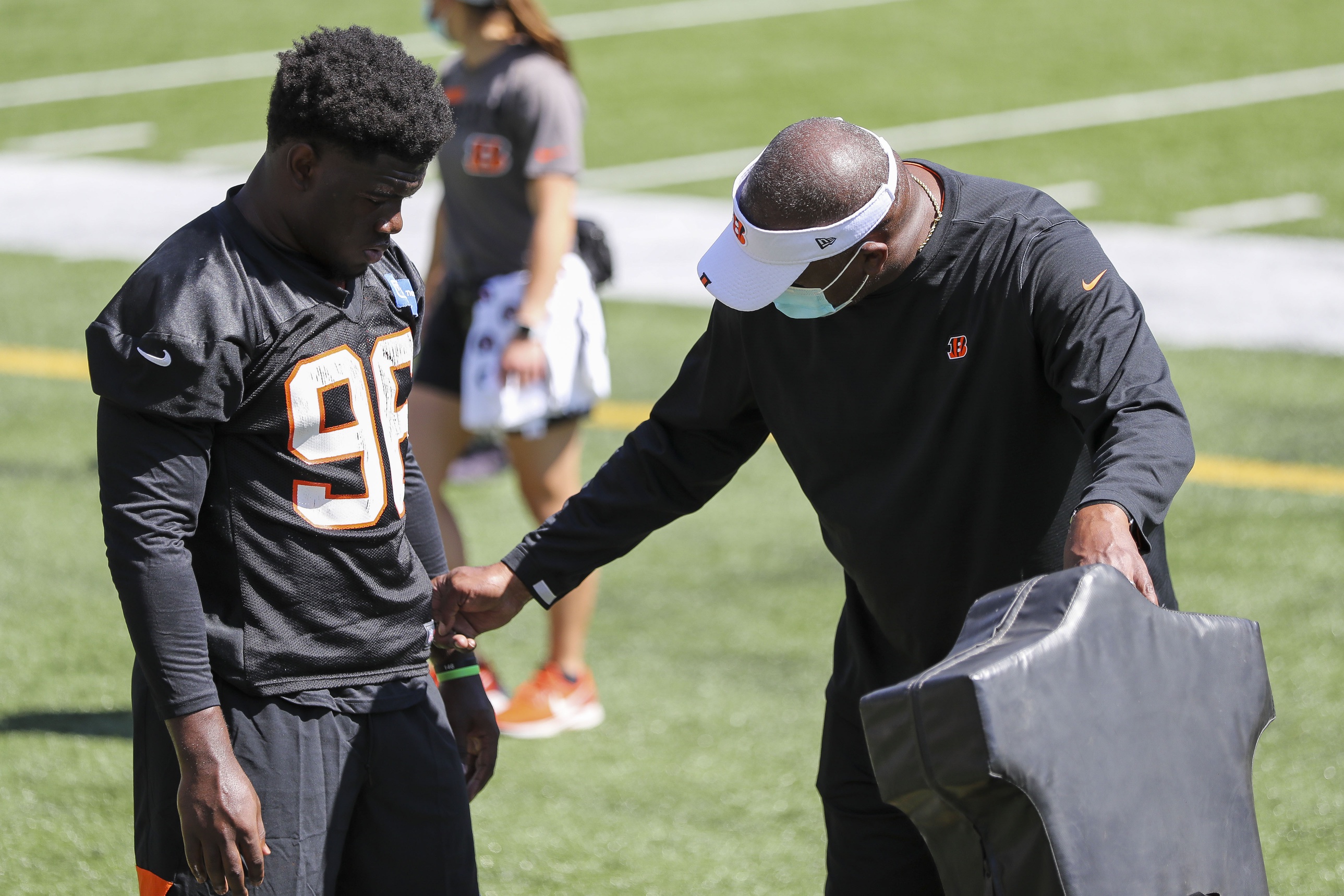 Cincinnati Bengals Rookie Cam Sample Suffers Shoulder Injury Against ...