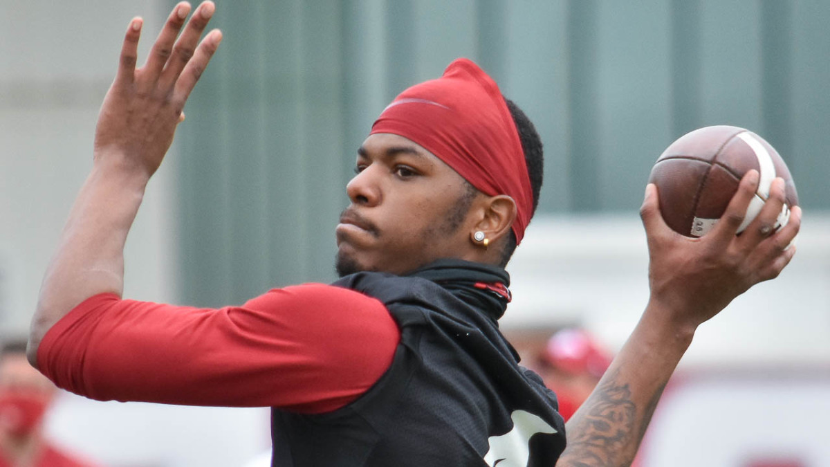 With Razorback back-up quarterback Kade Renfro out with ACL tear, Coach ...