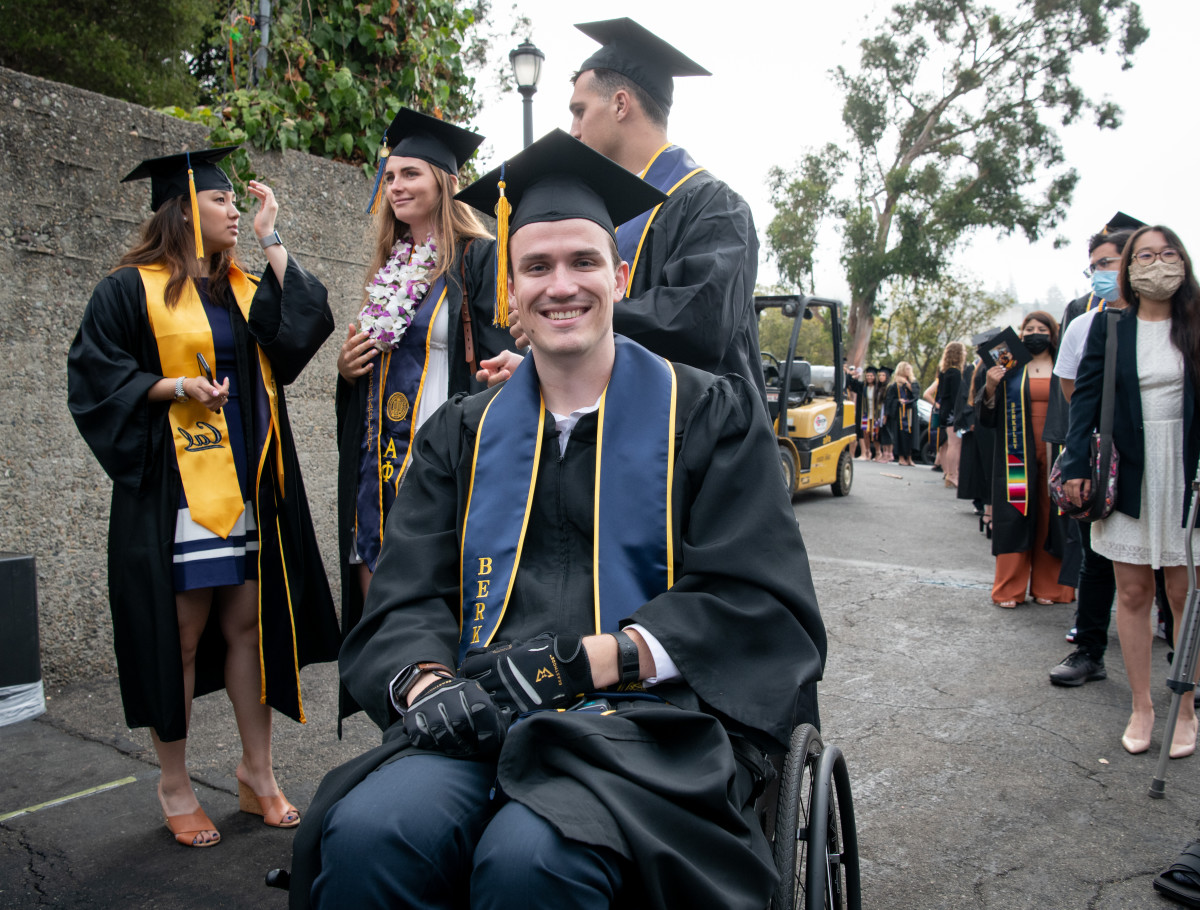 Robert Paylor Leaves 'Em Cheering As He Walks to Receive His Cal ...