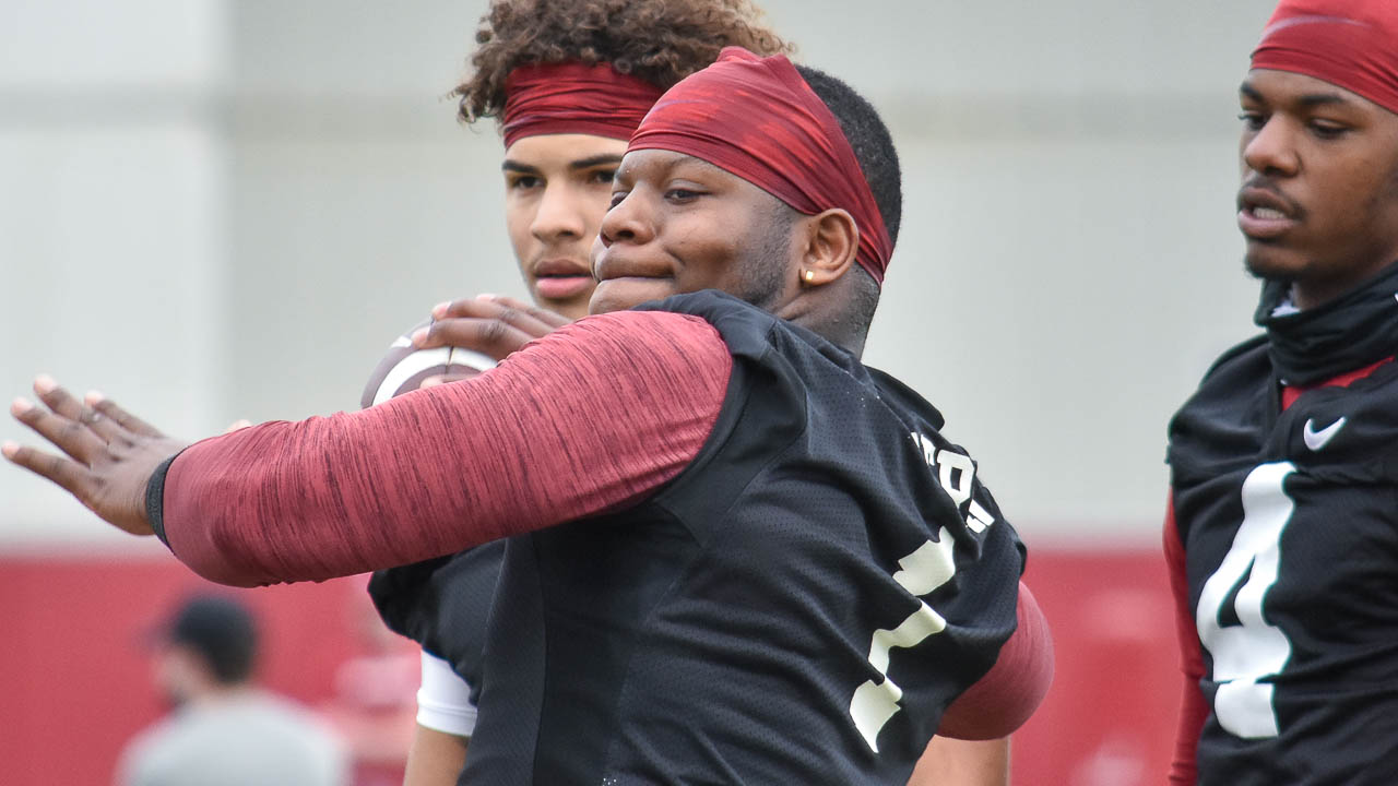 Arkansas Razorbacks Quarterback KJ Jefferson Has Complete Confidence ...