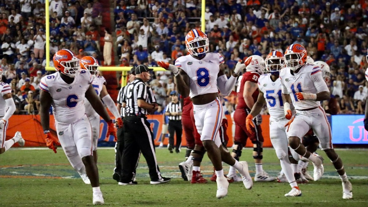 Report: Florida Gators LB Khris Bogle Enters Transfer Portal - Sports ...