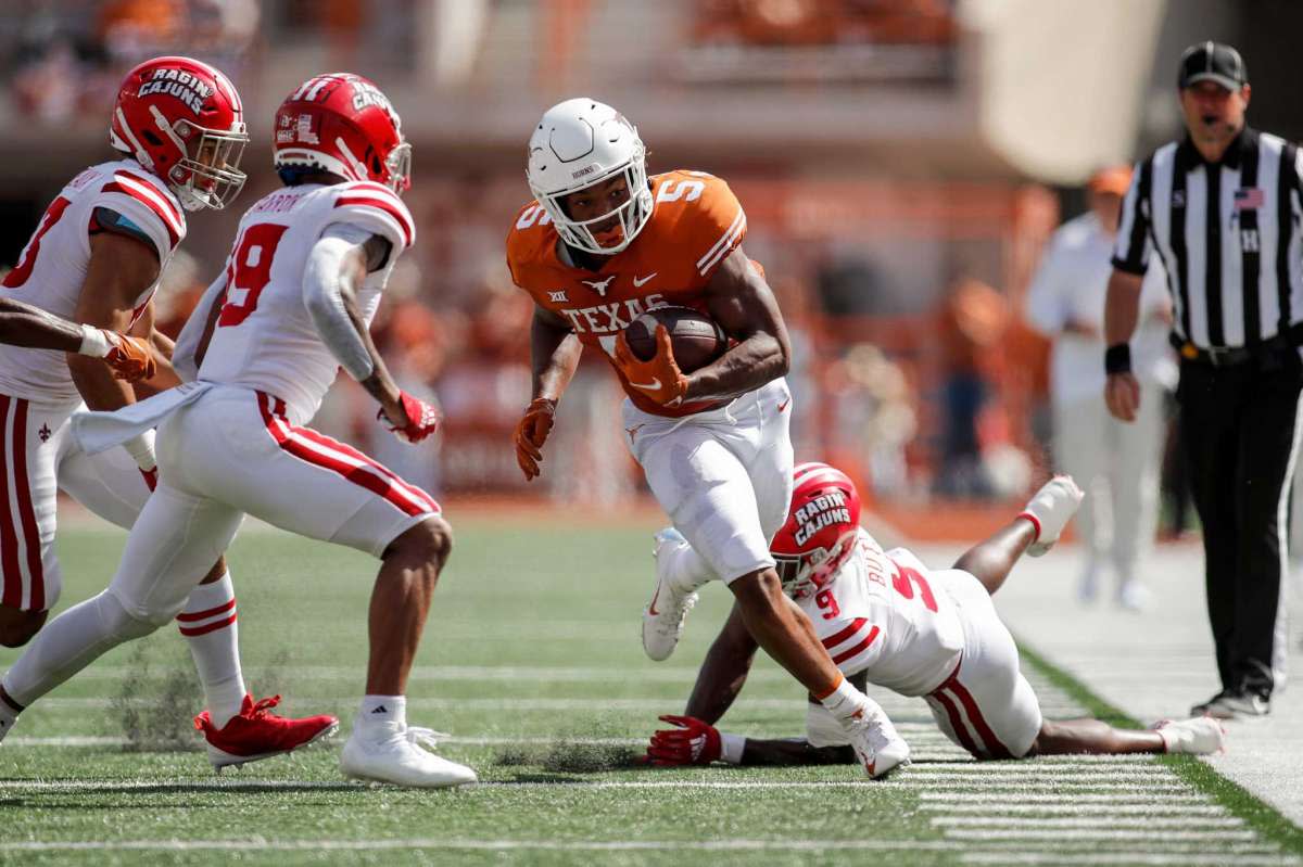 Texas Longhorns Football: Texas Running Back Bijan Robinson Named ...