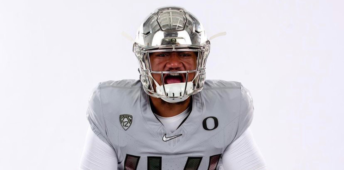 2022 Defensive Lineman Recruit Ben Roberts Signs With Oregon Ducks ...