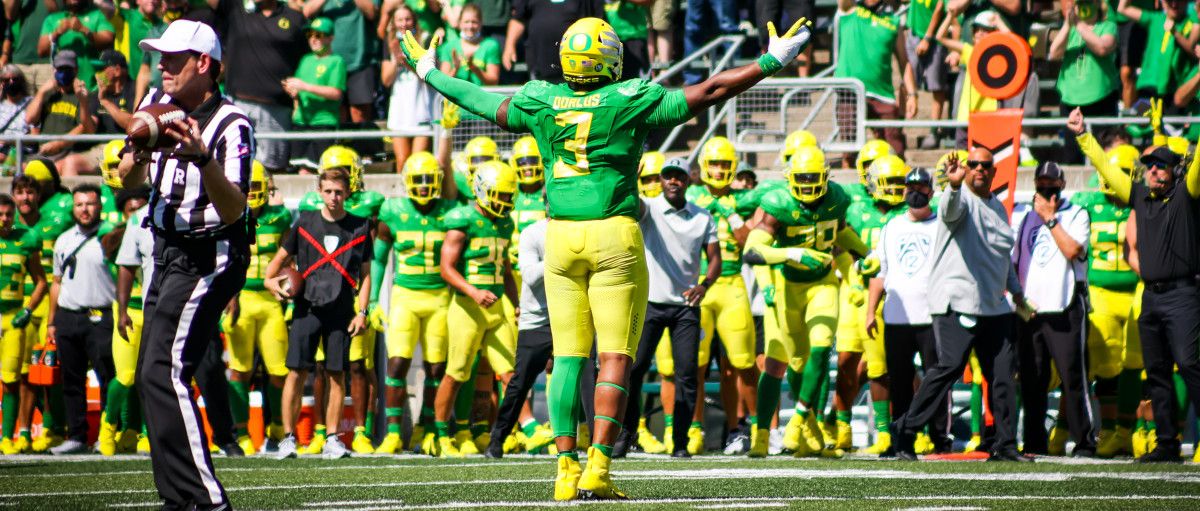 Oregon Football Defensive End Brandon Dorlus Earns Pro Football Focus ...