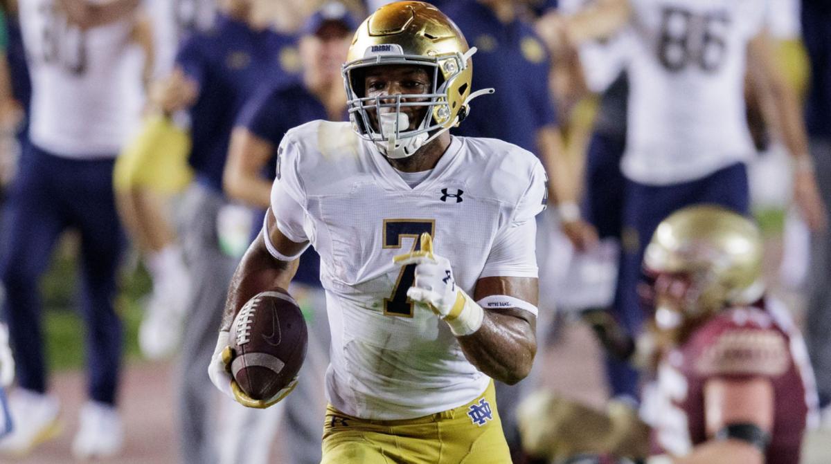 Notre Dame DE Isaiah Foskey Has A Chance To Skyrocket Up Draft Boards ...