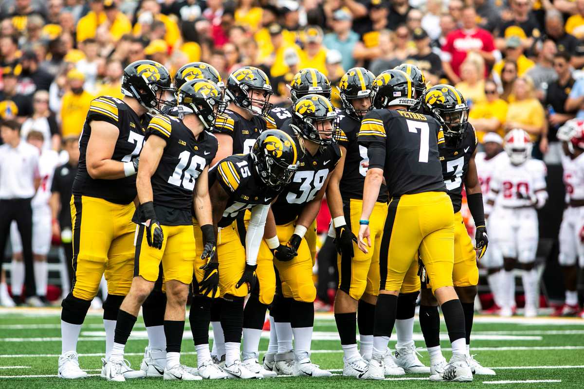 Game Prediction: No. 10 Iowa Hawkeyes at No. 9 Iowa State Cyclones ...