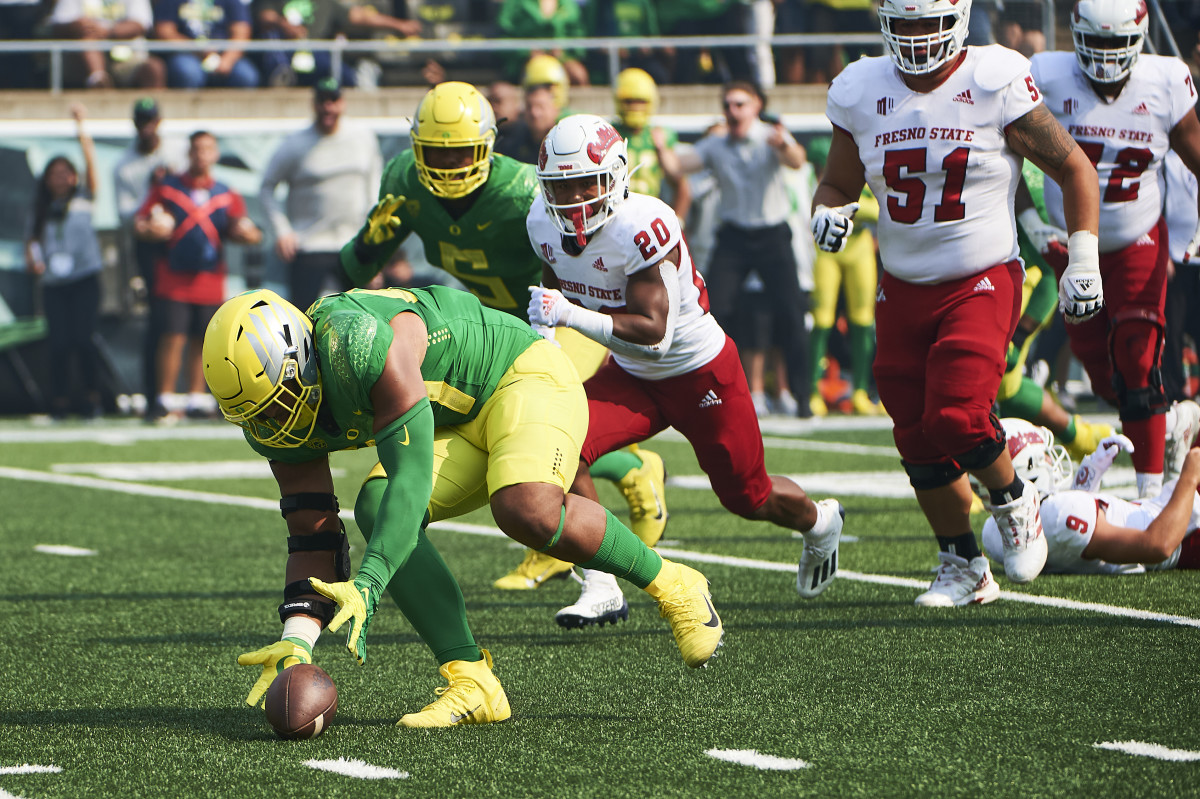 Three Defensive Players to Watch for Oregon Ducks Football Against Ohio ...