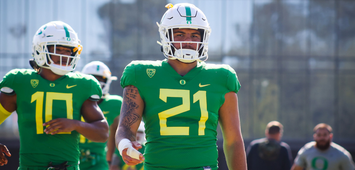 Oregon Football Linebacker Keith Brown Out, Tight End DJ Johnson ...