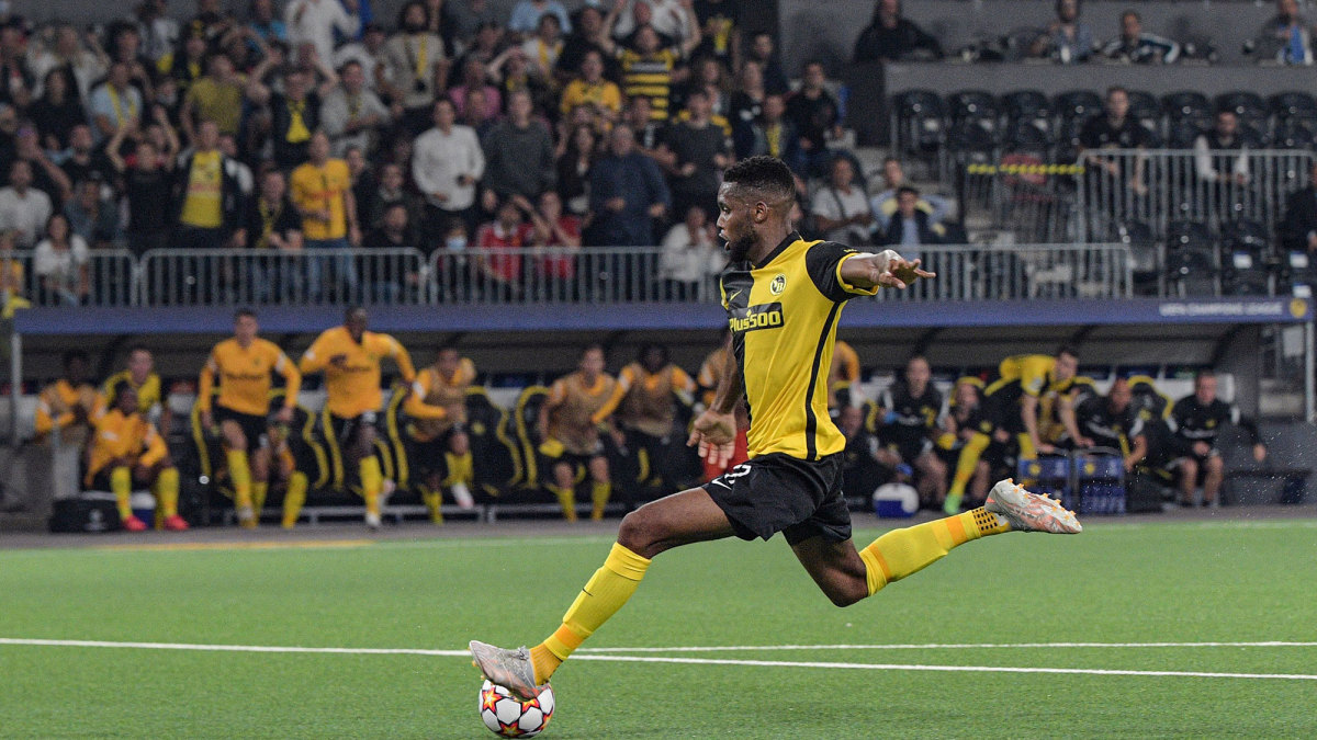 Jordan Pefok goal video: US star scores winner vs Man United - Sports ...