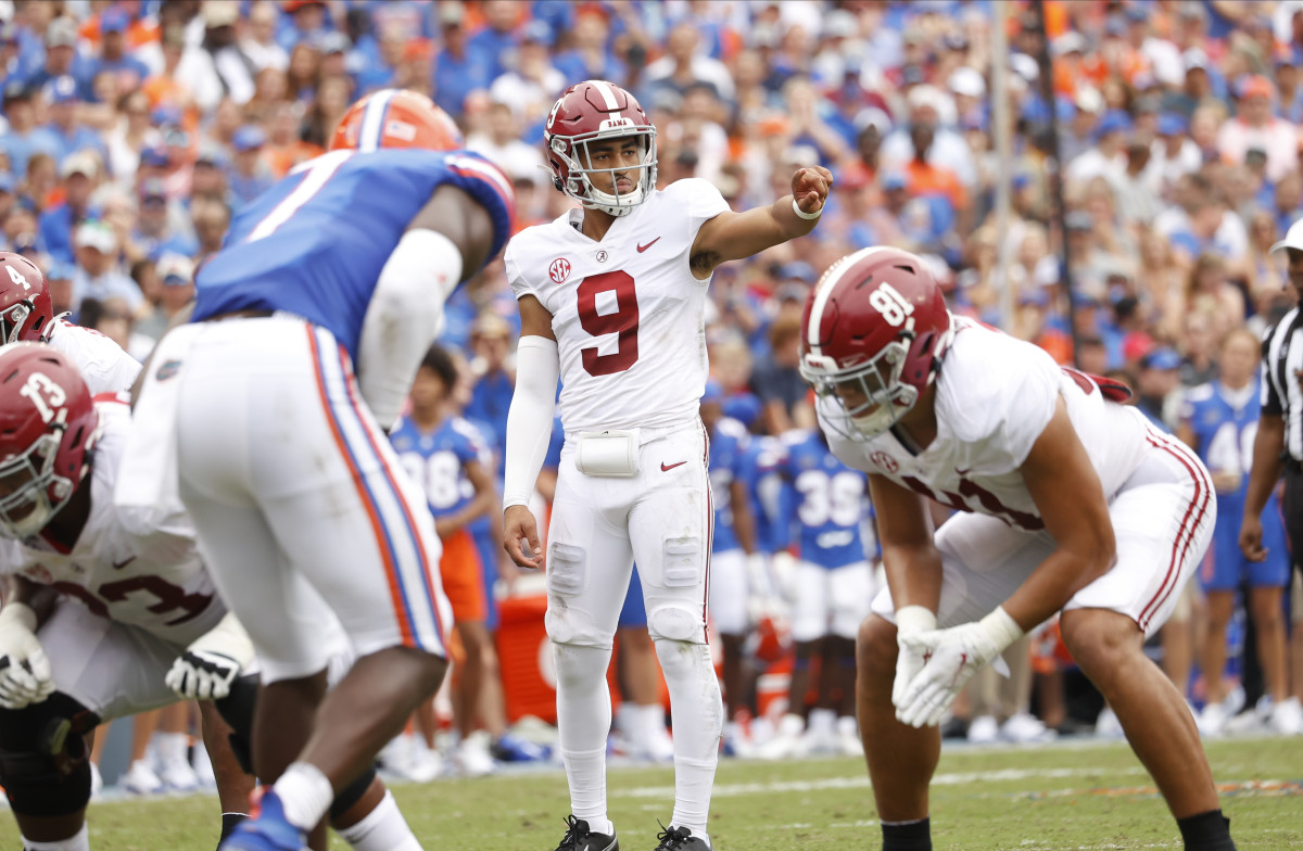 Crowd Control: Despite Win, Alabama Struggles in Noisy Swamp - Sports ...