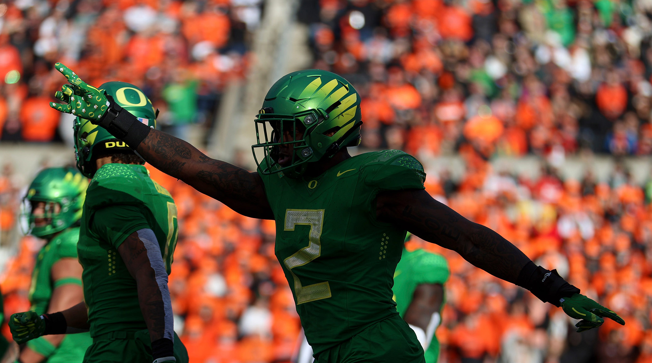 Oregon’s DJ Johnson Appears to Punch Fan After Loss to Oregon State ...