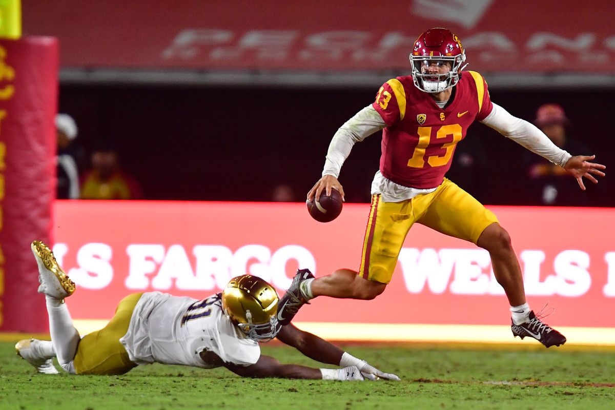 Look Caleb Williams Strikes Heisman Trophy Pose In First Half Of USC s