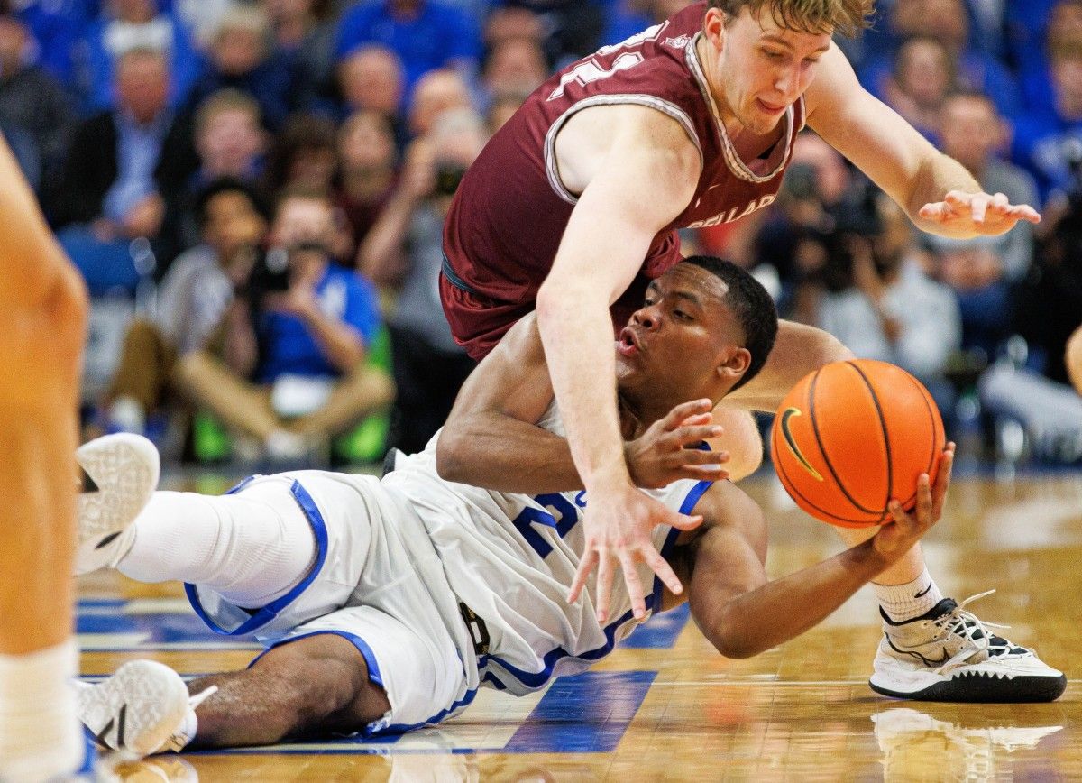 No. 19 Kentucky Creeps Past Bellarmine 60-41 in Bland Performance ...