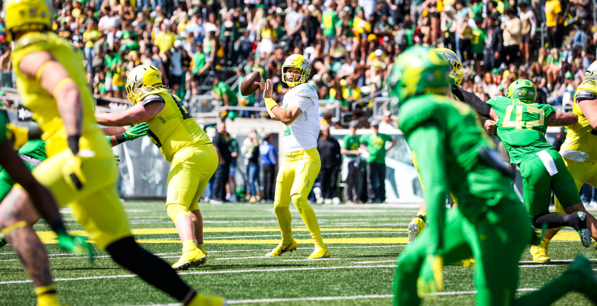Oregon Quarterback Jay Butterfield to Enter Transfer Portal - Sports ...