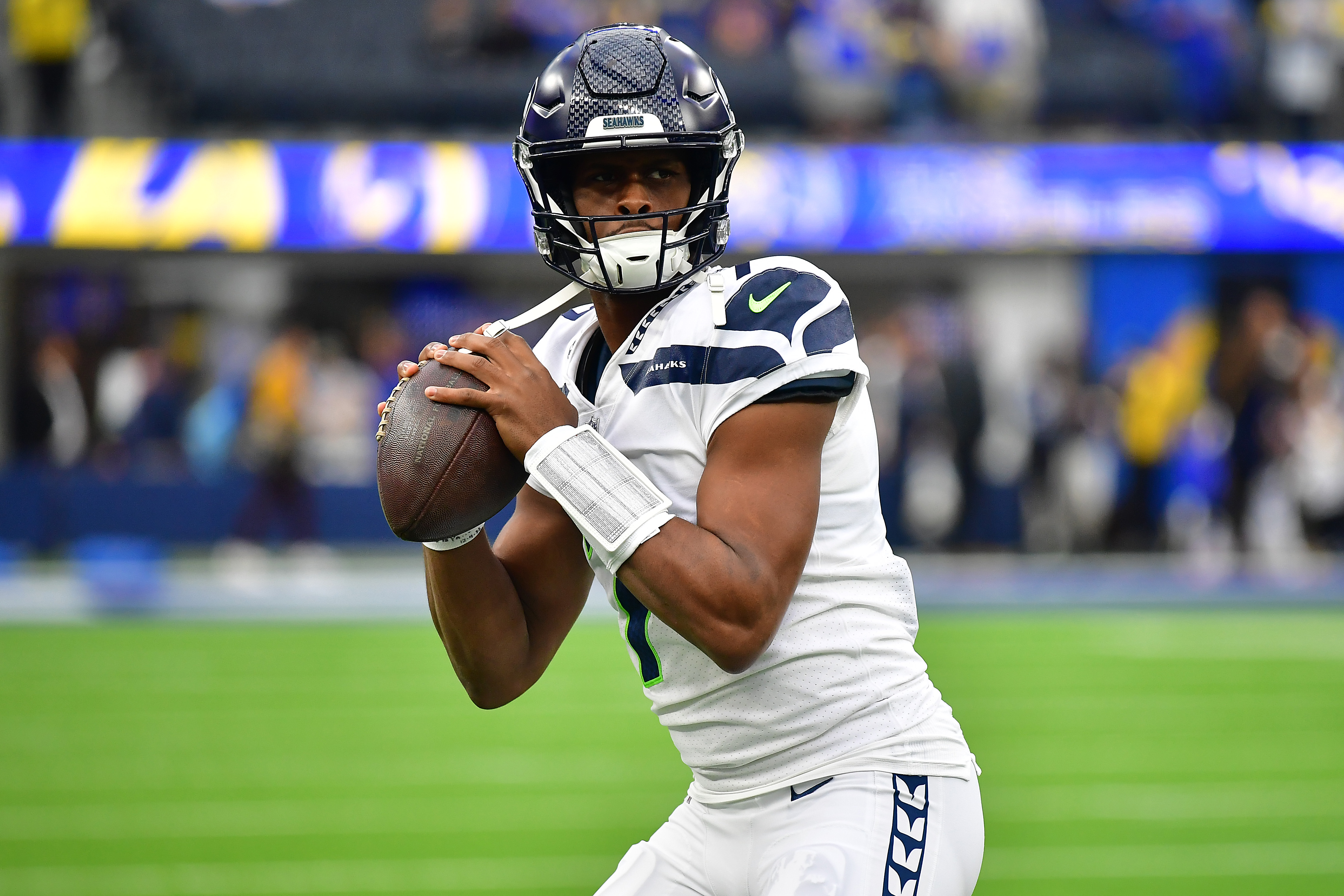 Seattle Seahawks Lead Los Angeles Rams 14-13 at Half - Sports ...