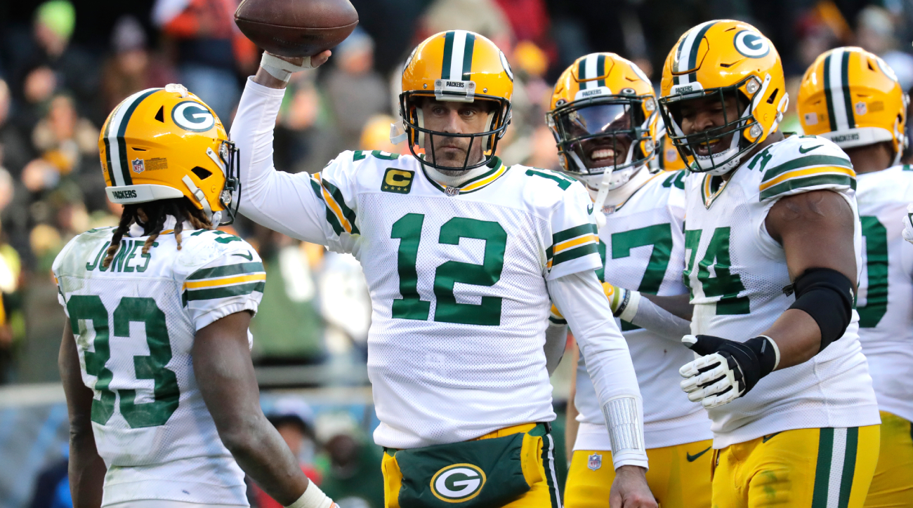 Aaron Rodgers Flips Out After Packers Don’t Challenge a Play - Sports ...