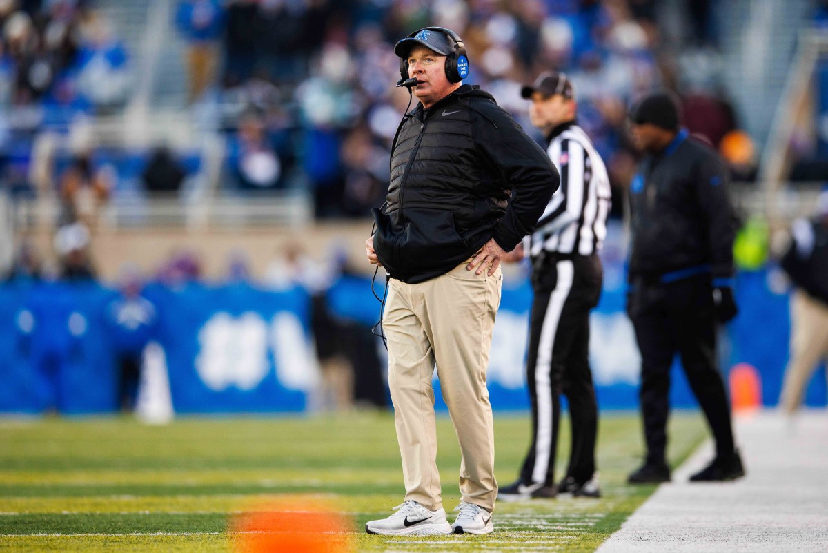 Mark Stoops: 'No Panic' in Search For New Offensive Coordinator ...
