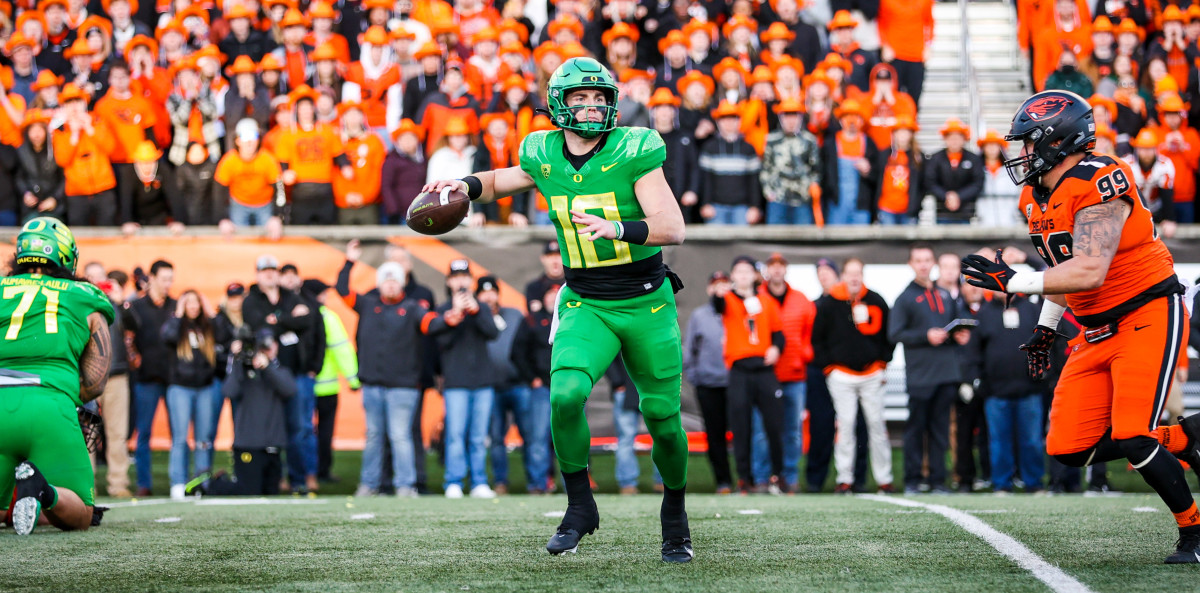 Oregon Ducks Quarterback Bo Nix Expected to Play in Holiday Bowl According to Dan Lanning ...