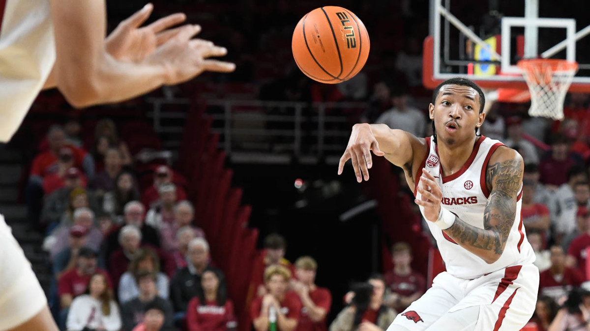 Razorbacks finally manage a "struggle win" over UNC-Greensboro - Sports ...