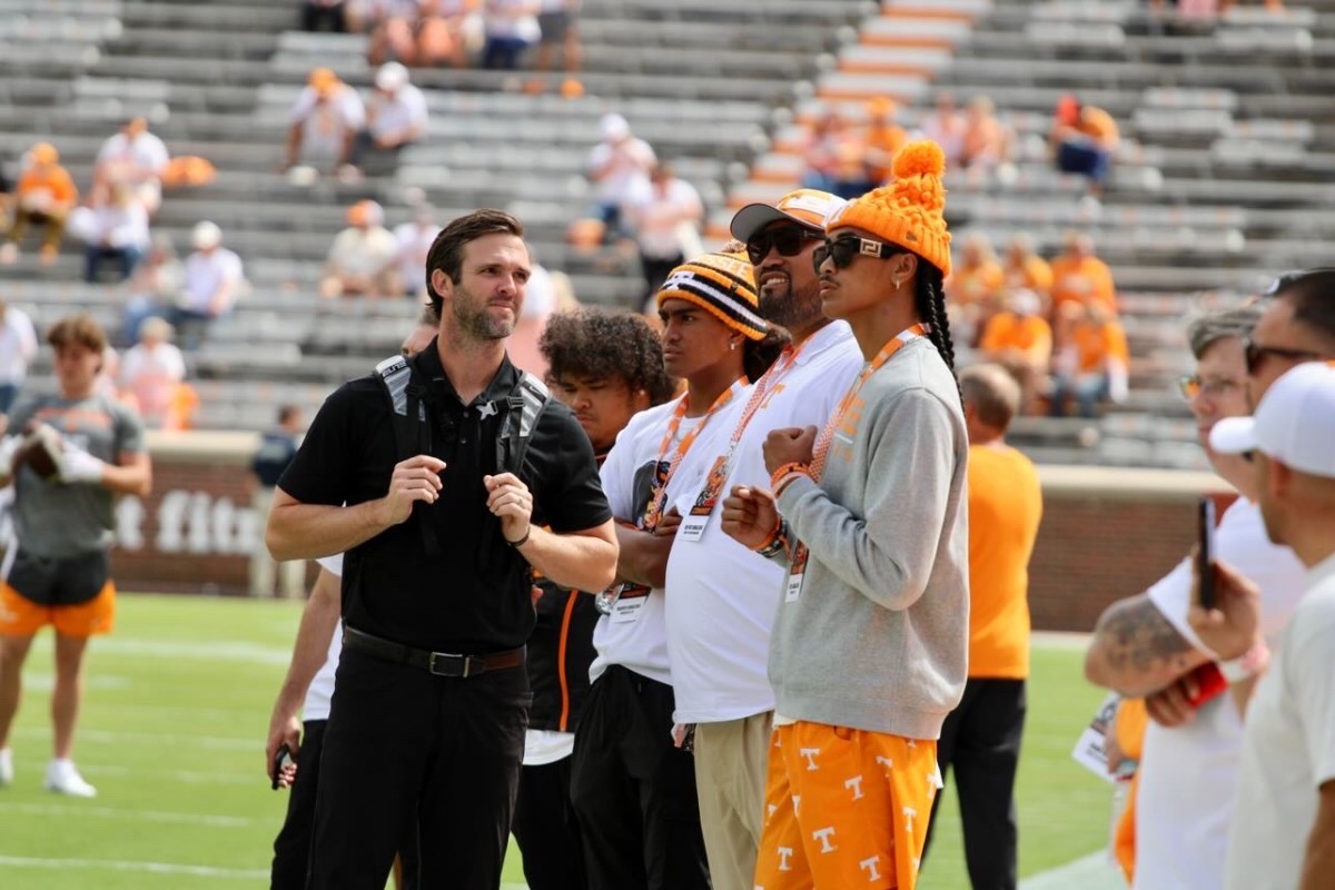 Josh Heupel, Joey Halzle Make In-Home Visit With Elite QB Commit Nico Iamaleavea - Sports ...