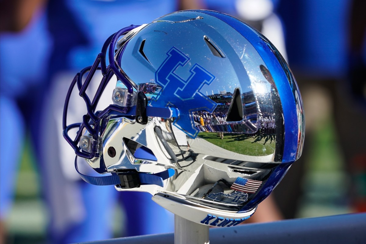 Kentucky Makes Top Five for 4-Star Cornerback CJ Blocker - Sports ...