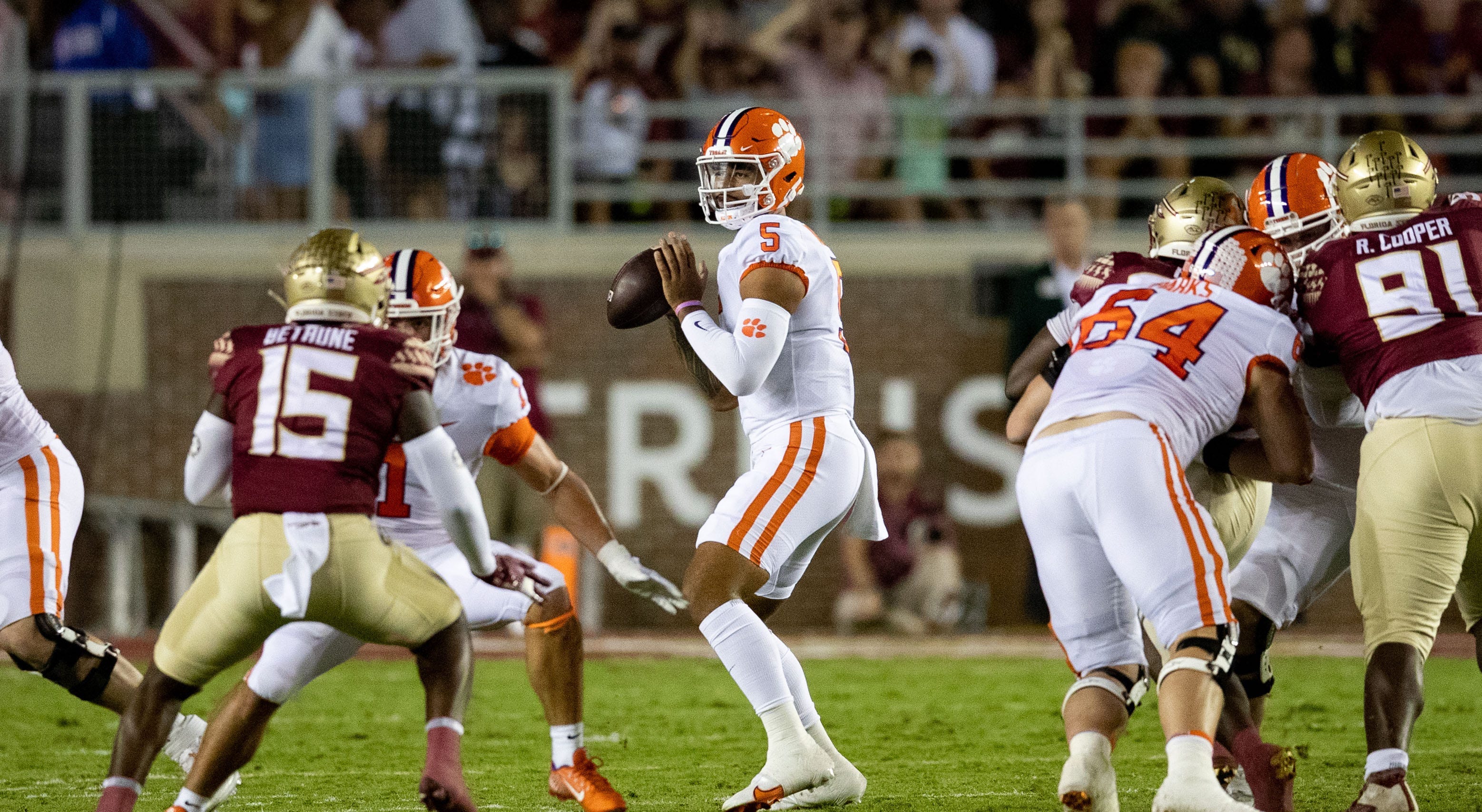 UCLA Football the Odds-On Favorite to Land Clemson QB DJ Uiagalelei ...