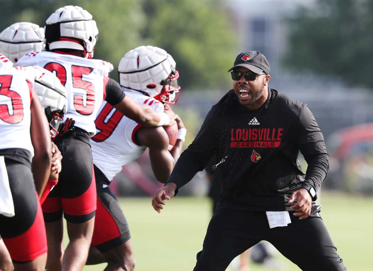 Report: Louisville RBs Coach De'Rail Sims Taking Same Role At UC - All ...