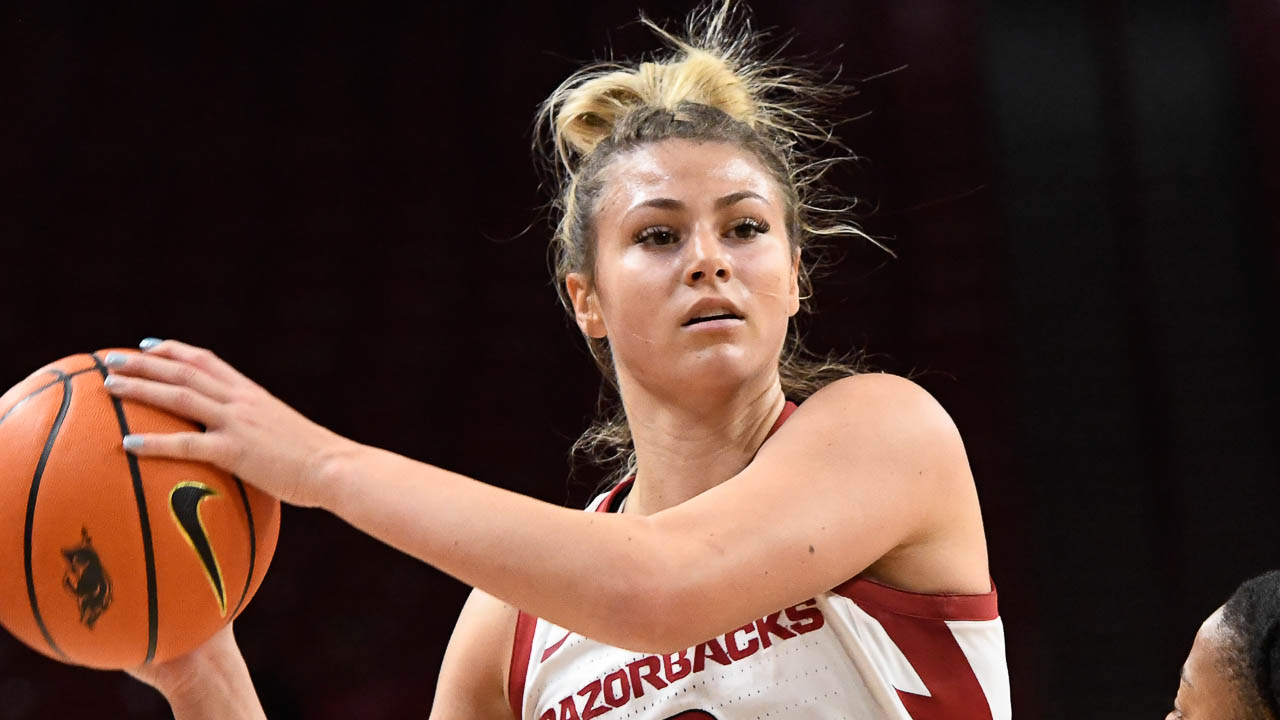 Saylor Poffenbarger, Erynn Barnum pace Razorbacks to huge road win over ...