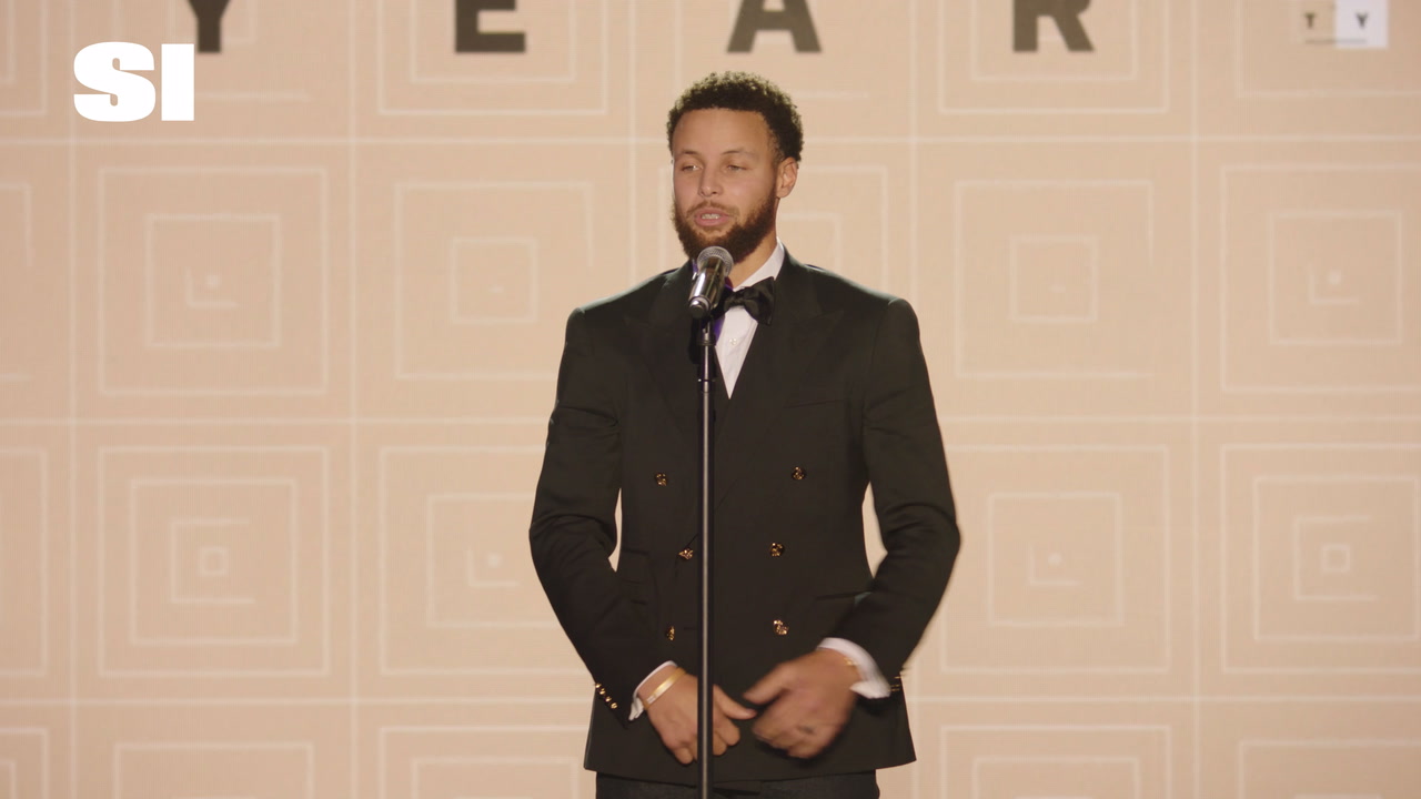 Stephen Curry Accepts the 2022 SI Sportsperson of the Year Award ...