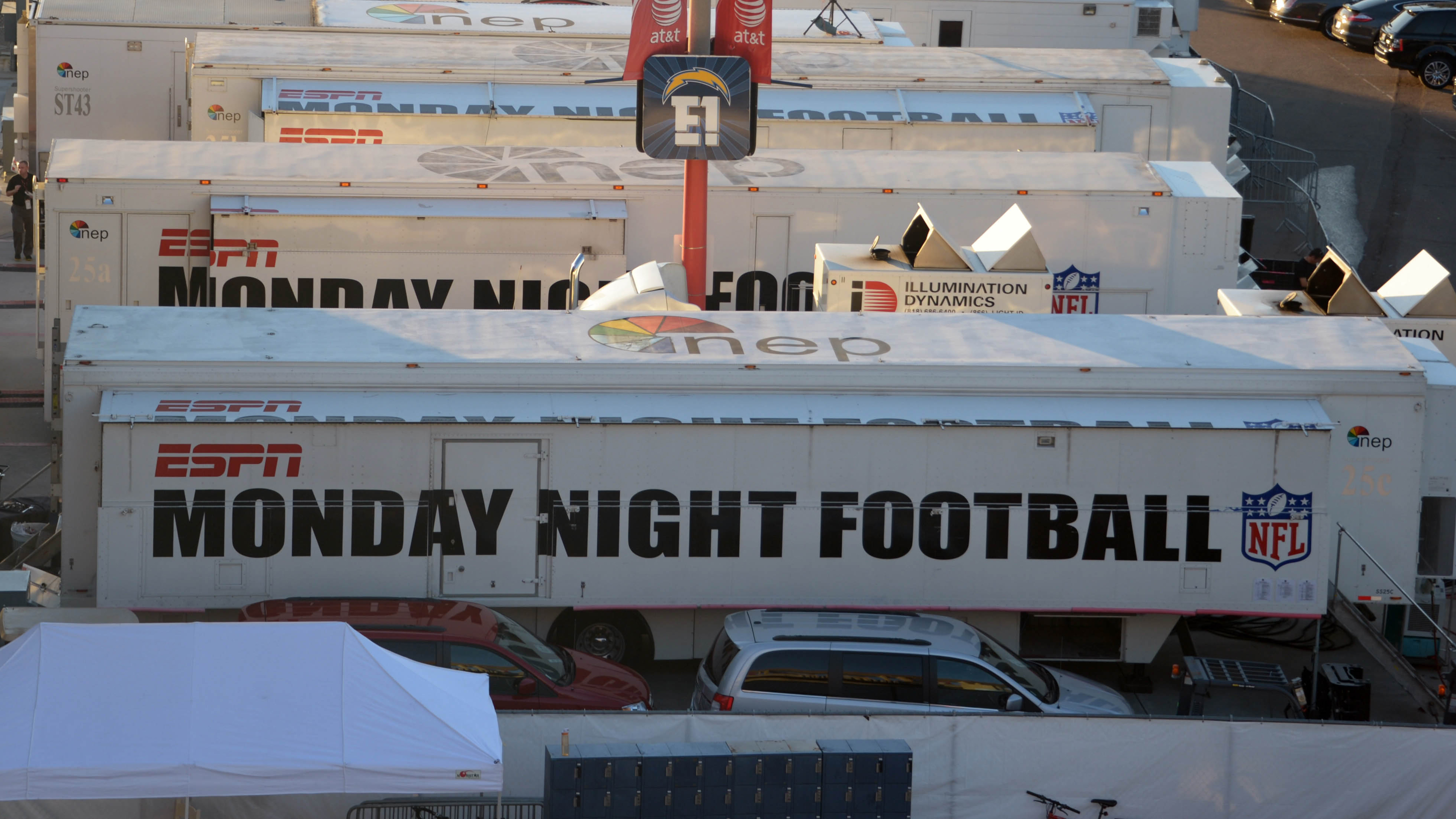 Monday Night Football desperately needs flex scheduling - Sports ...