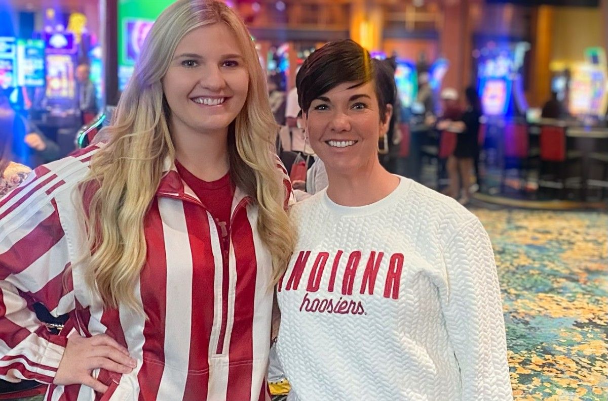 PHOTO GALLERY: Hoosier Fans Invade Las Vegas For Game With Arizona ...